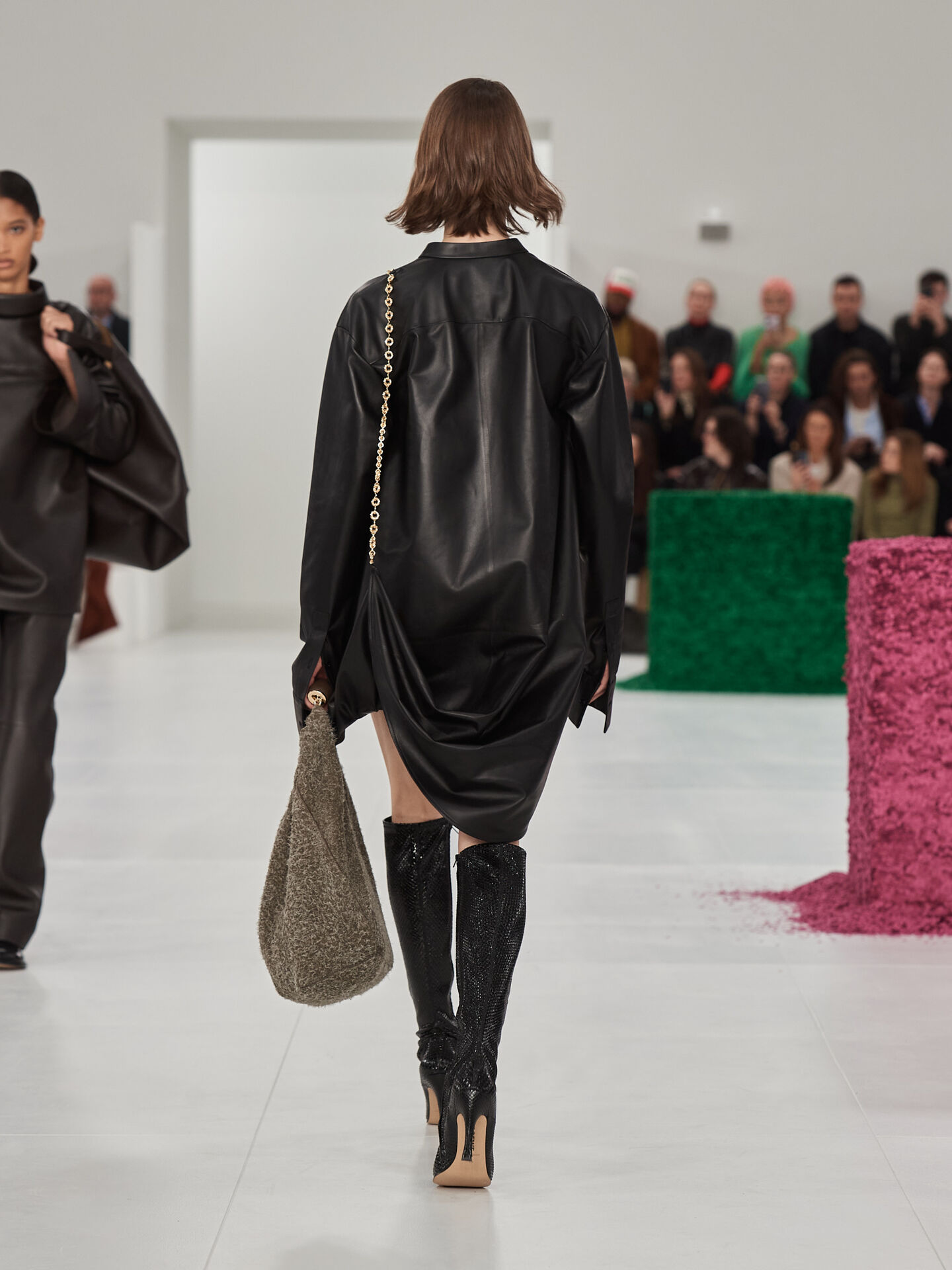 Runway · Fall-Winter 2023 women's collection · Loewe