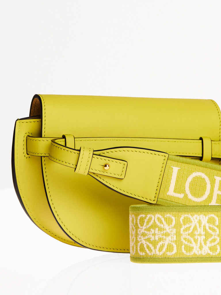 Conozca los modelos de bolsos más icónicos de Loewe