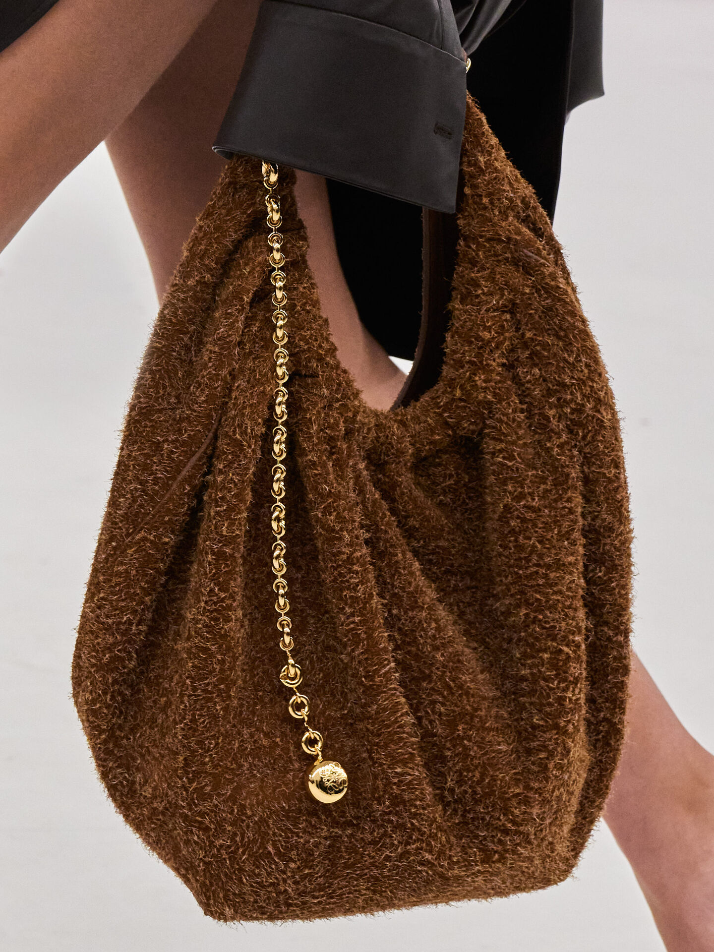 Runway · Fall-Winter 2023 women's collection · Loewe