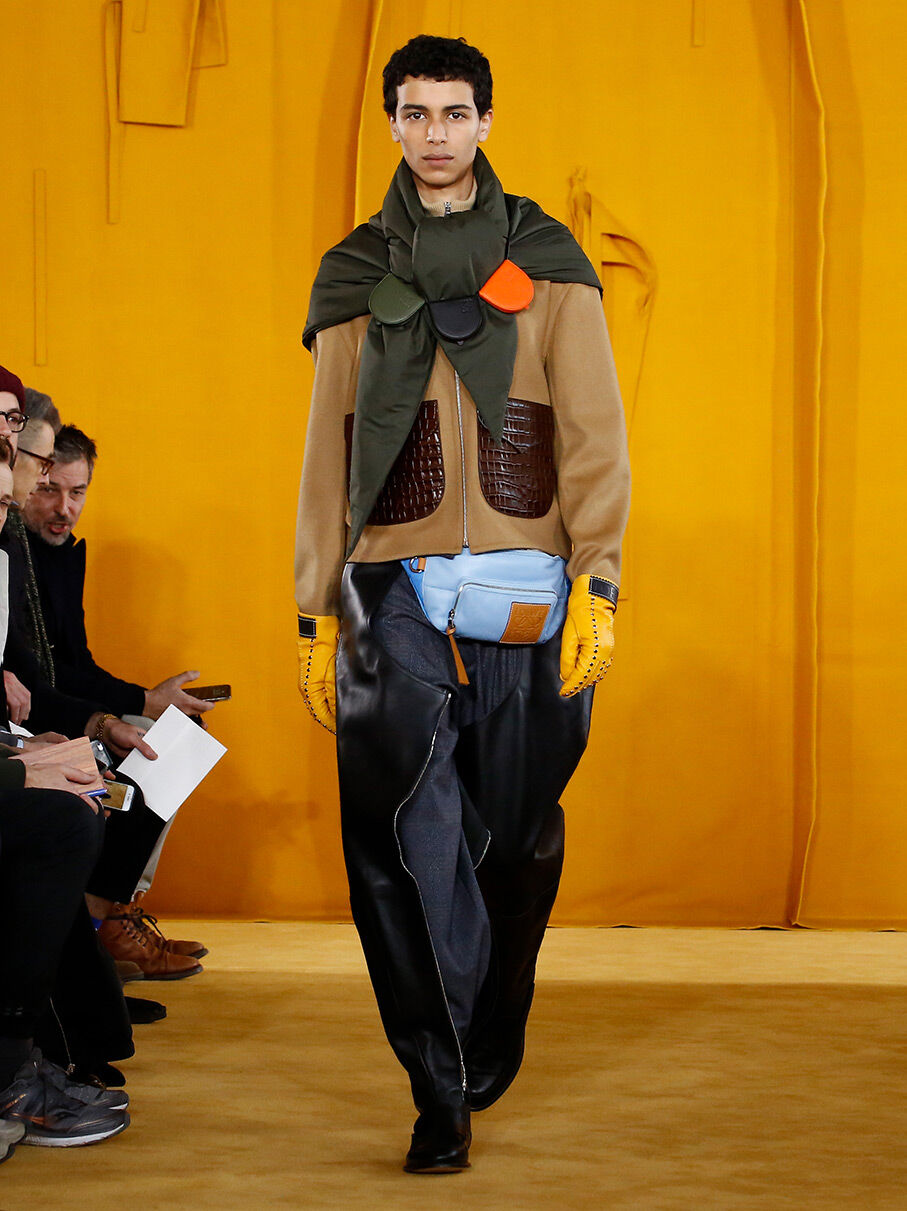 LOEWE official website – luxury clothes and accessories