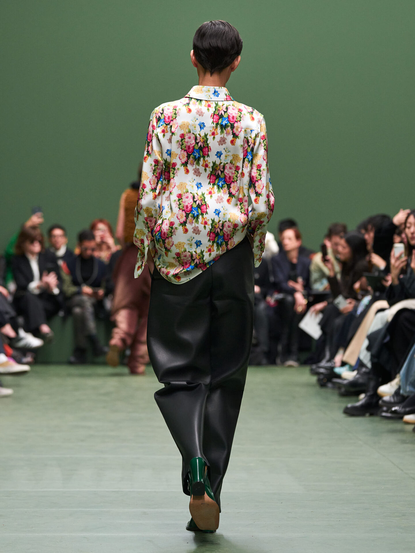 LOEWE Women's 2024 Fall / Winter Runway Collection