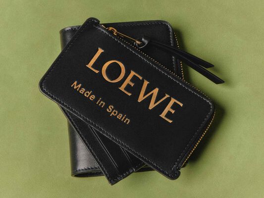 Loewe | Designer Bags, Clothing, Accessories for Women & Men