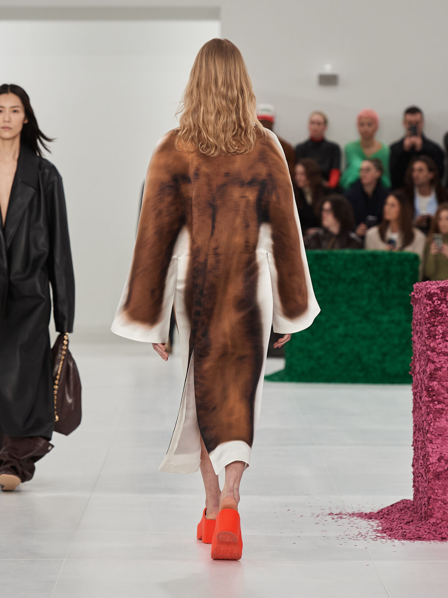 Runway · Fall-Winter 2023 women's collection · Loewe