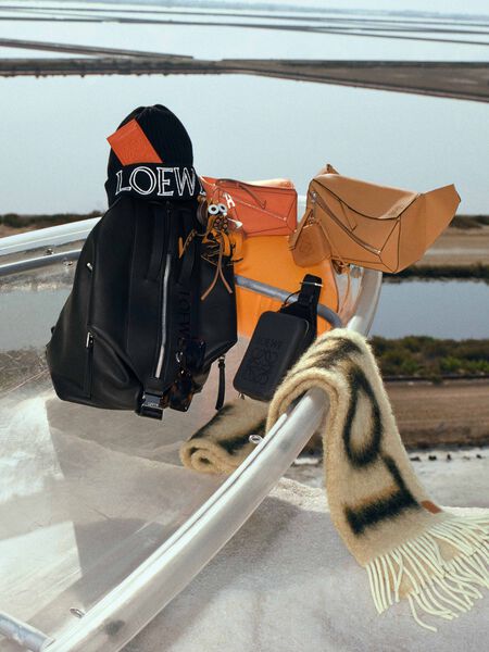 Seasonal shopping services · LOEWE gifts