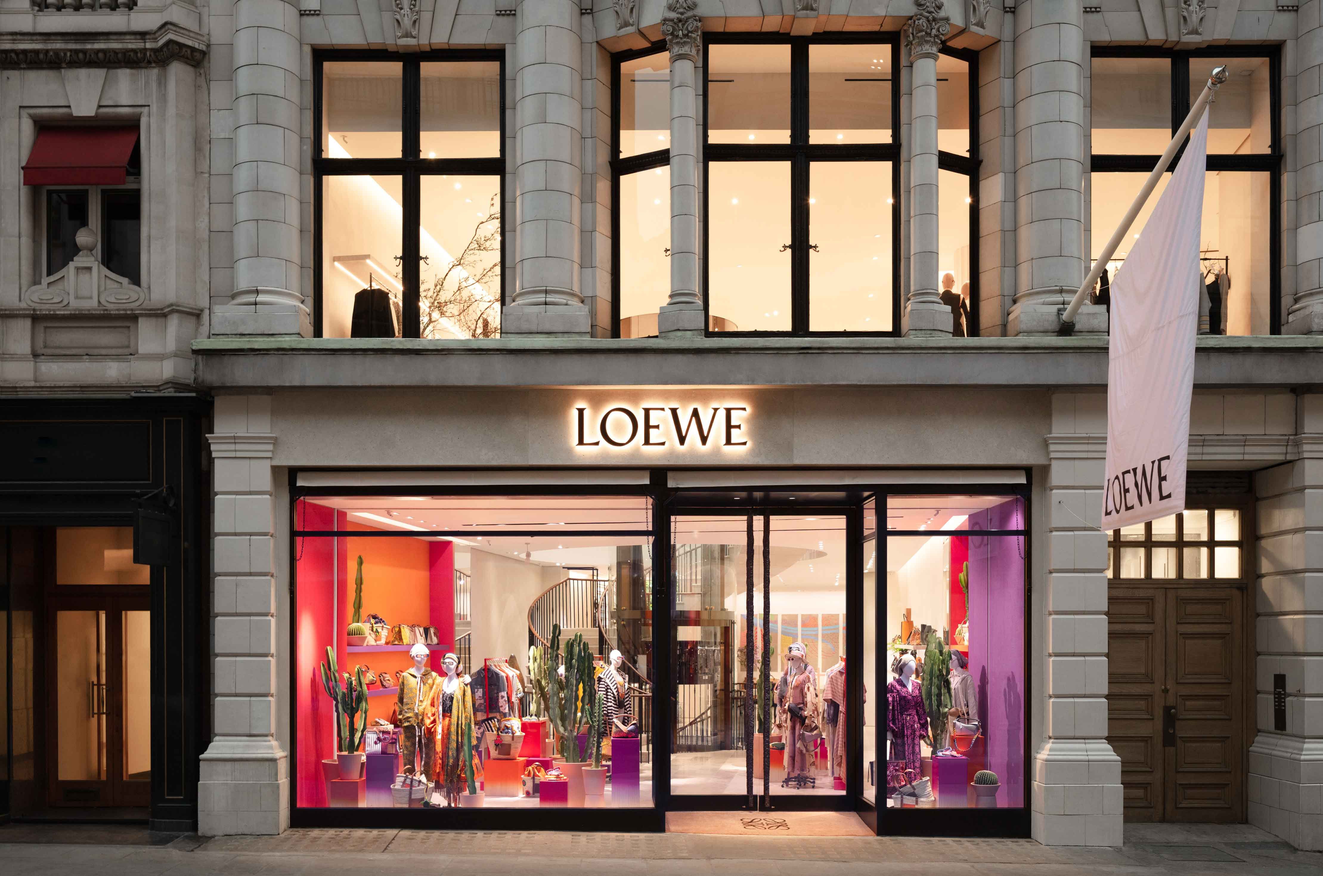 LOEWE official website – luxury clothes and accessories