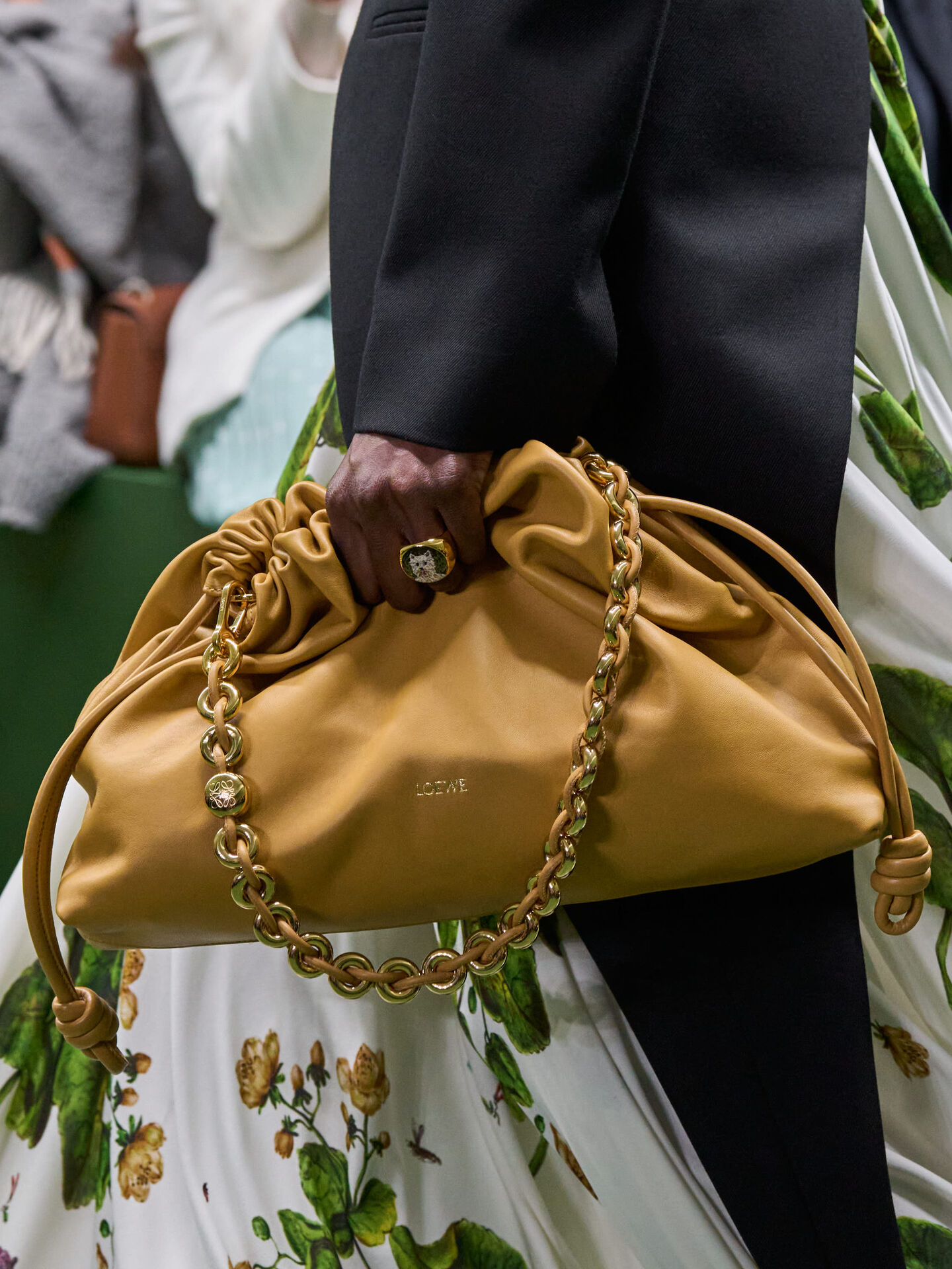 LOEWE Women's 2024 Fall / Winter Runway Collection