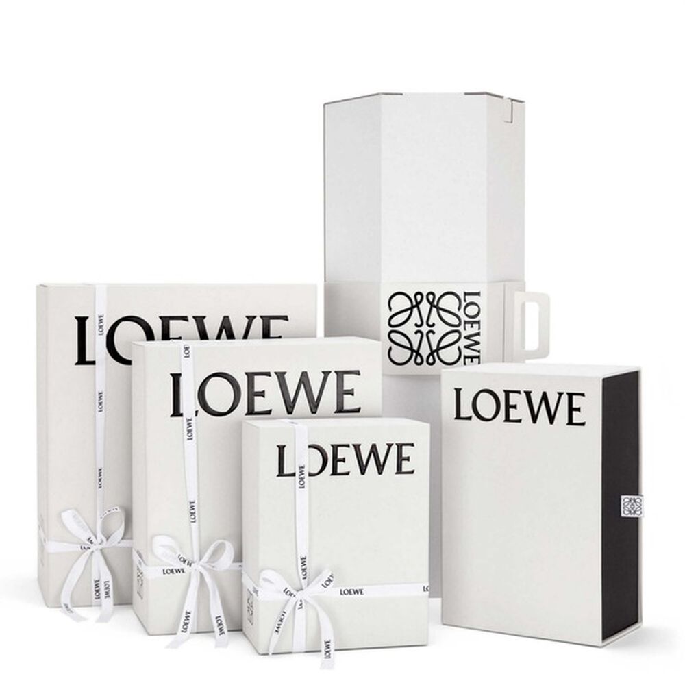 LOEWE exclusive signature packaging · LOEWE official Website