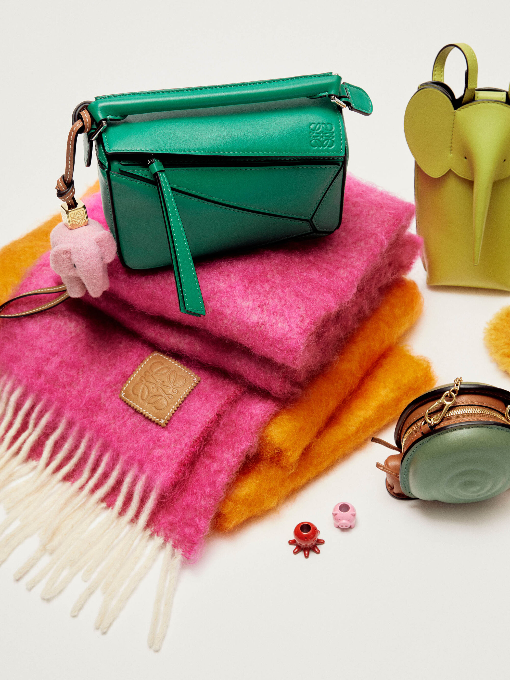 Joyful gifts - LOEWE