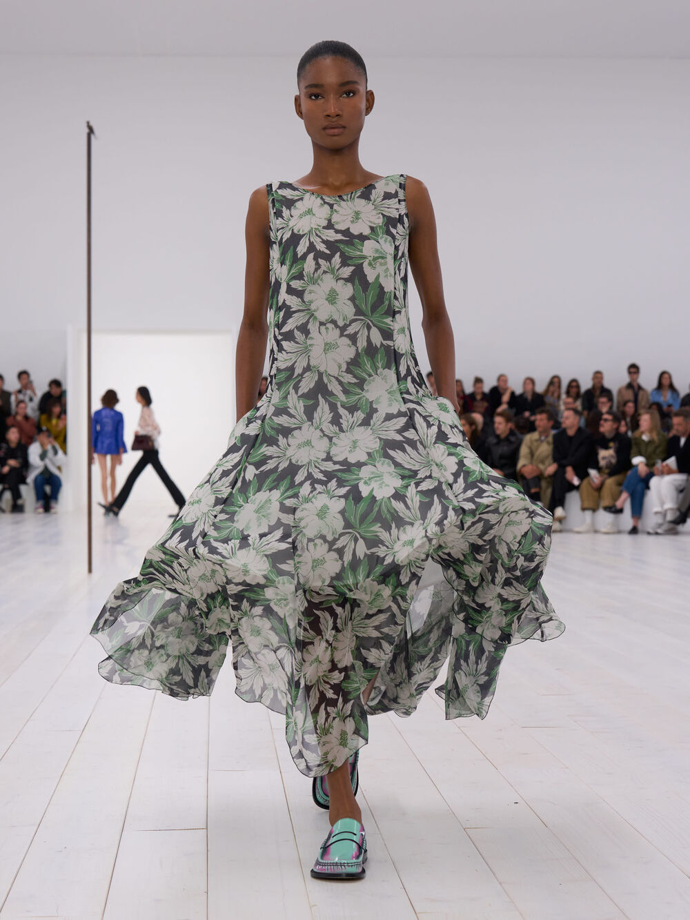 LOEWE Women's SS 25 Runway Collection | LOEWE