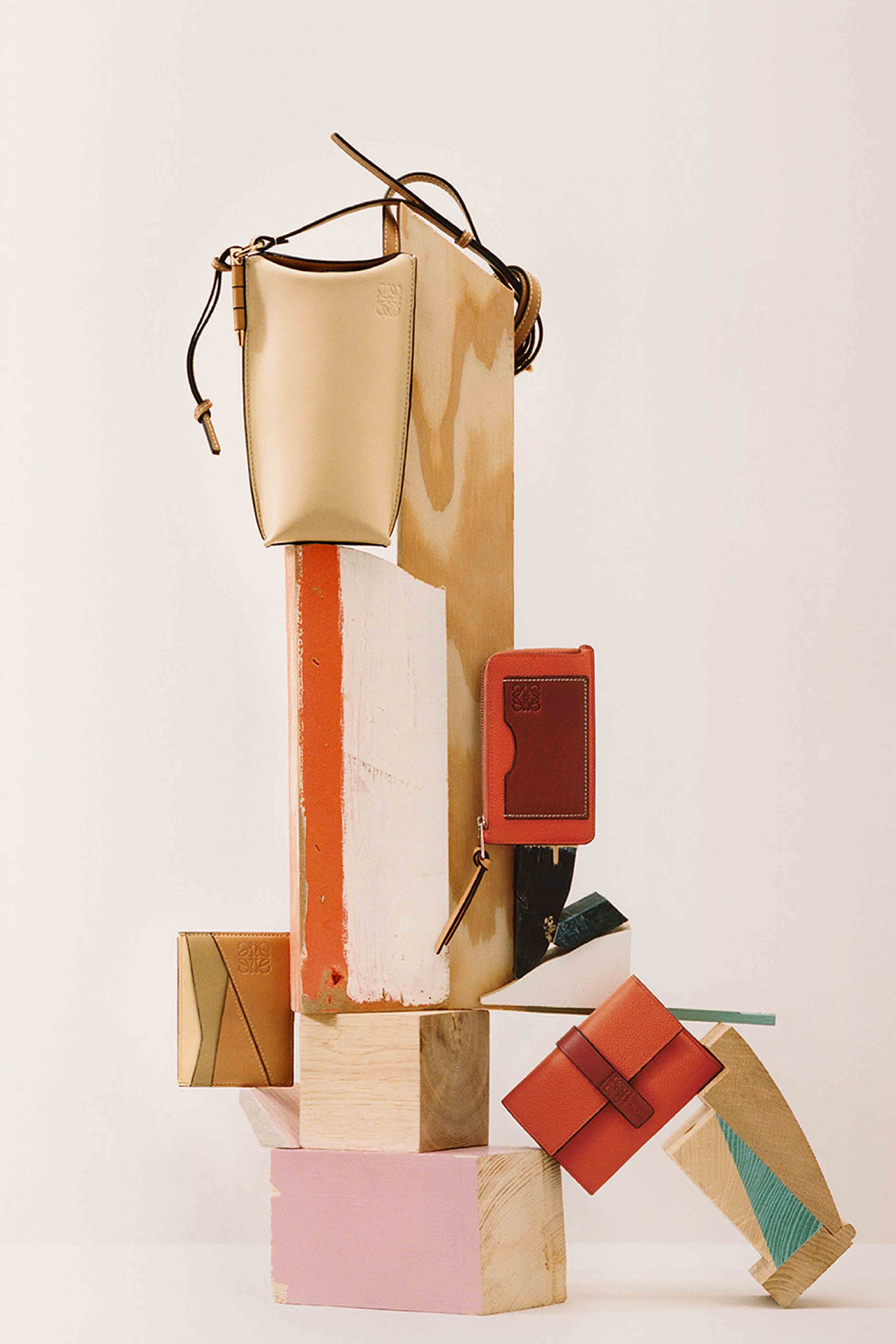 LOEWE official website – luxury clothes and accessories