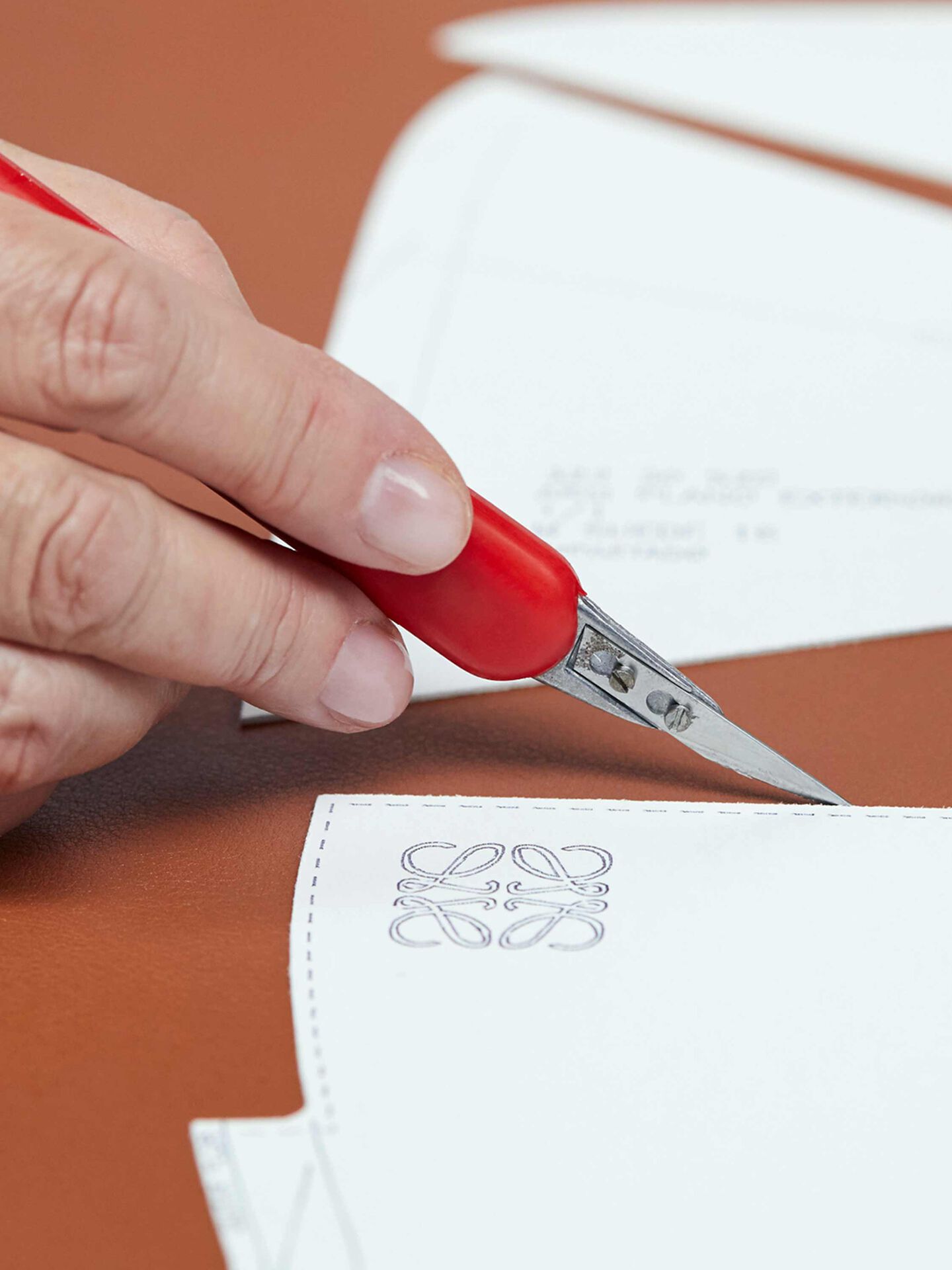 LOEWE official website – luxury clothes and accessories - Craft commitment