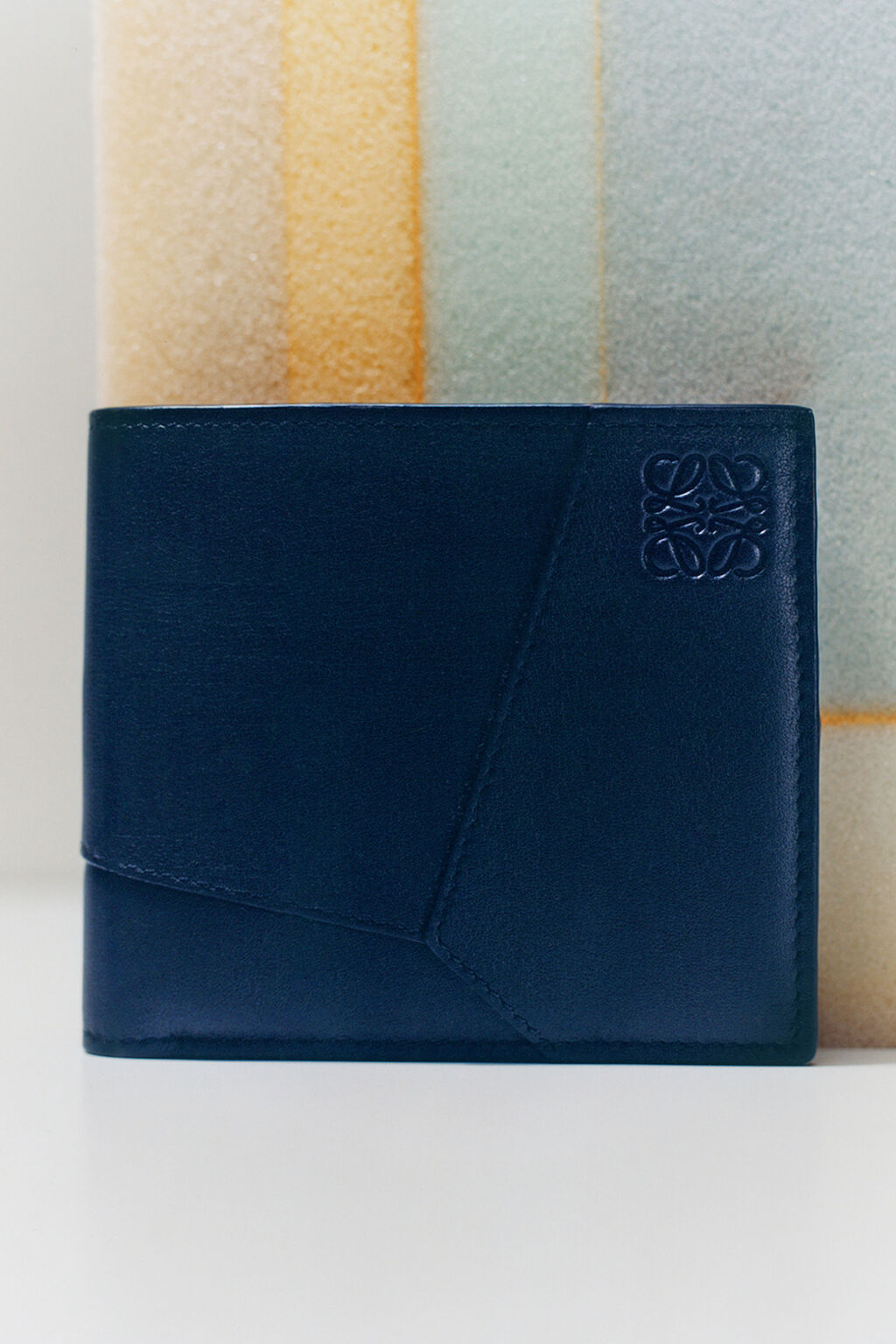 LOEWE's new collection inspired in chinese monochrome ceramics