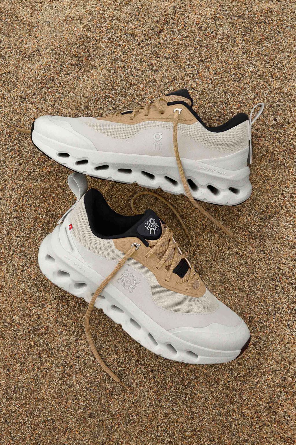 Luxury keyrings & bag charms for women - LOEWE