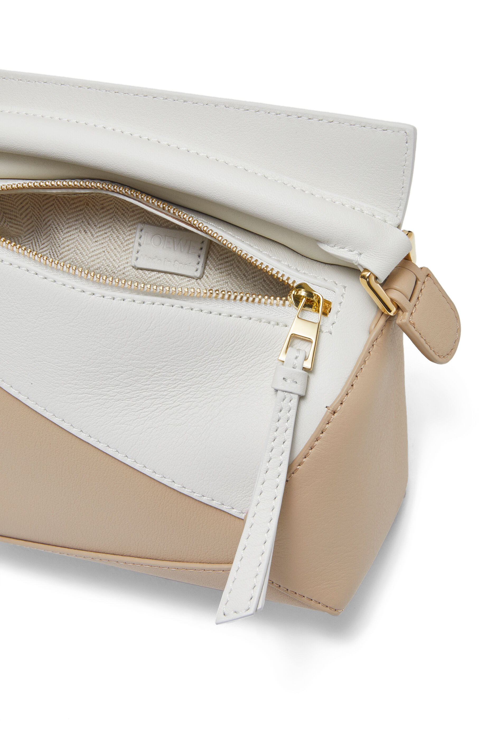 Mini Puzzle bag in classic calfskin Soft White/Paper Craft - LOEWE