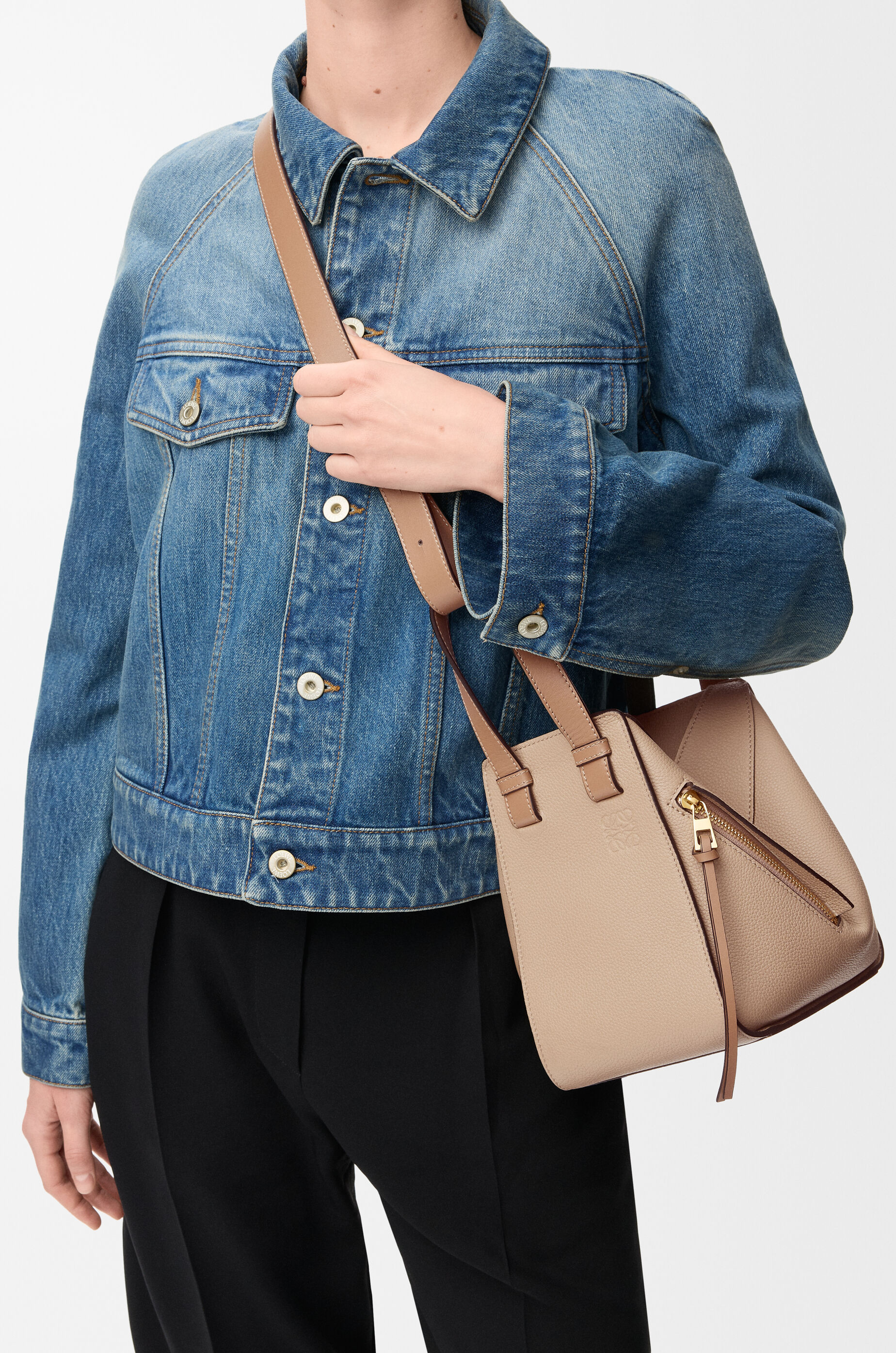 Compact Hammock bag in soft grained calfskin Sand - LOEWE