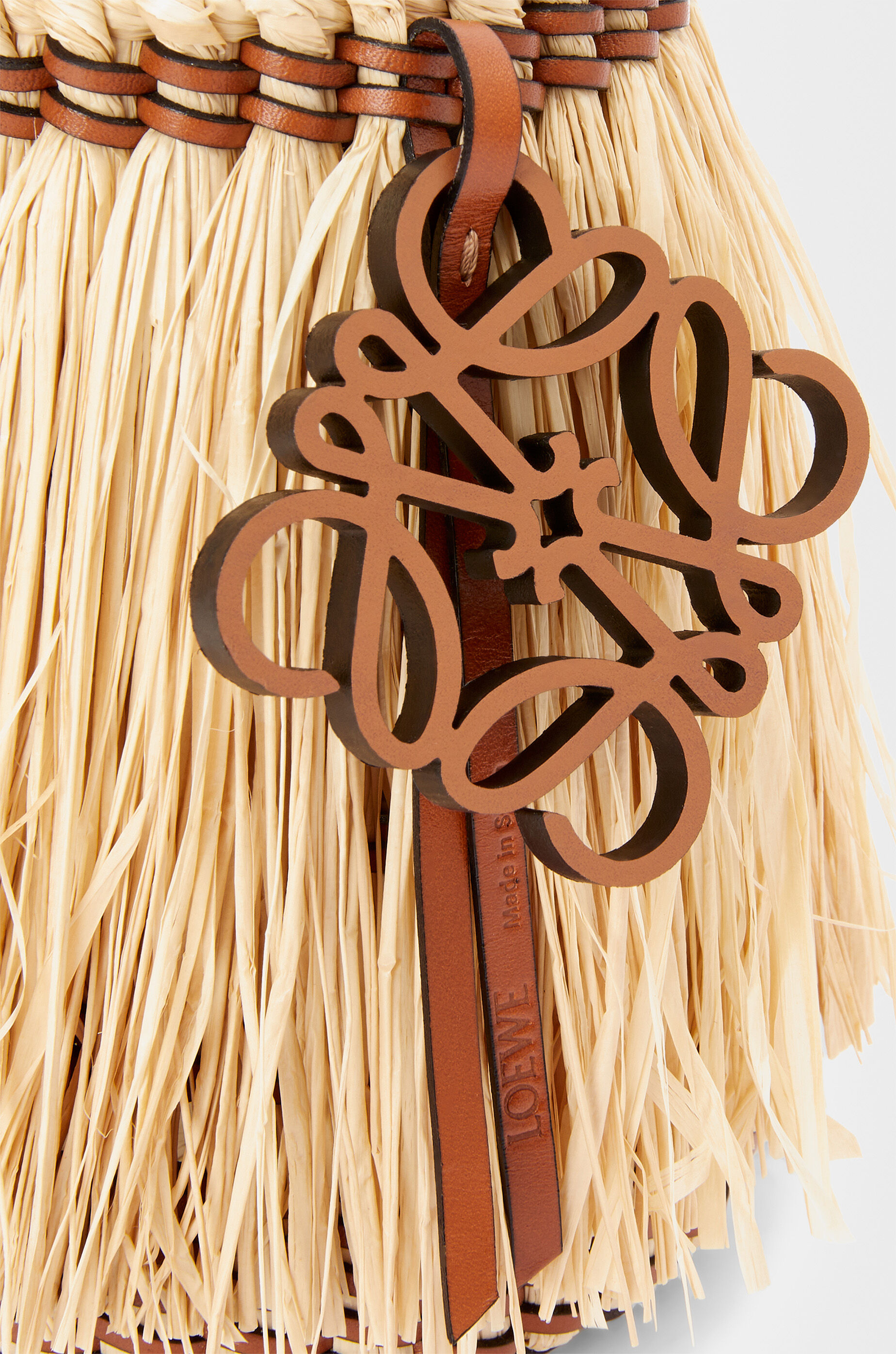 Bolso Frayed Bucket pequeño en rafia y piel de ternera Natural ...