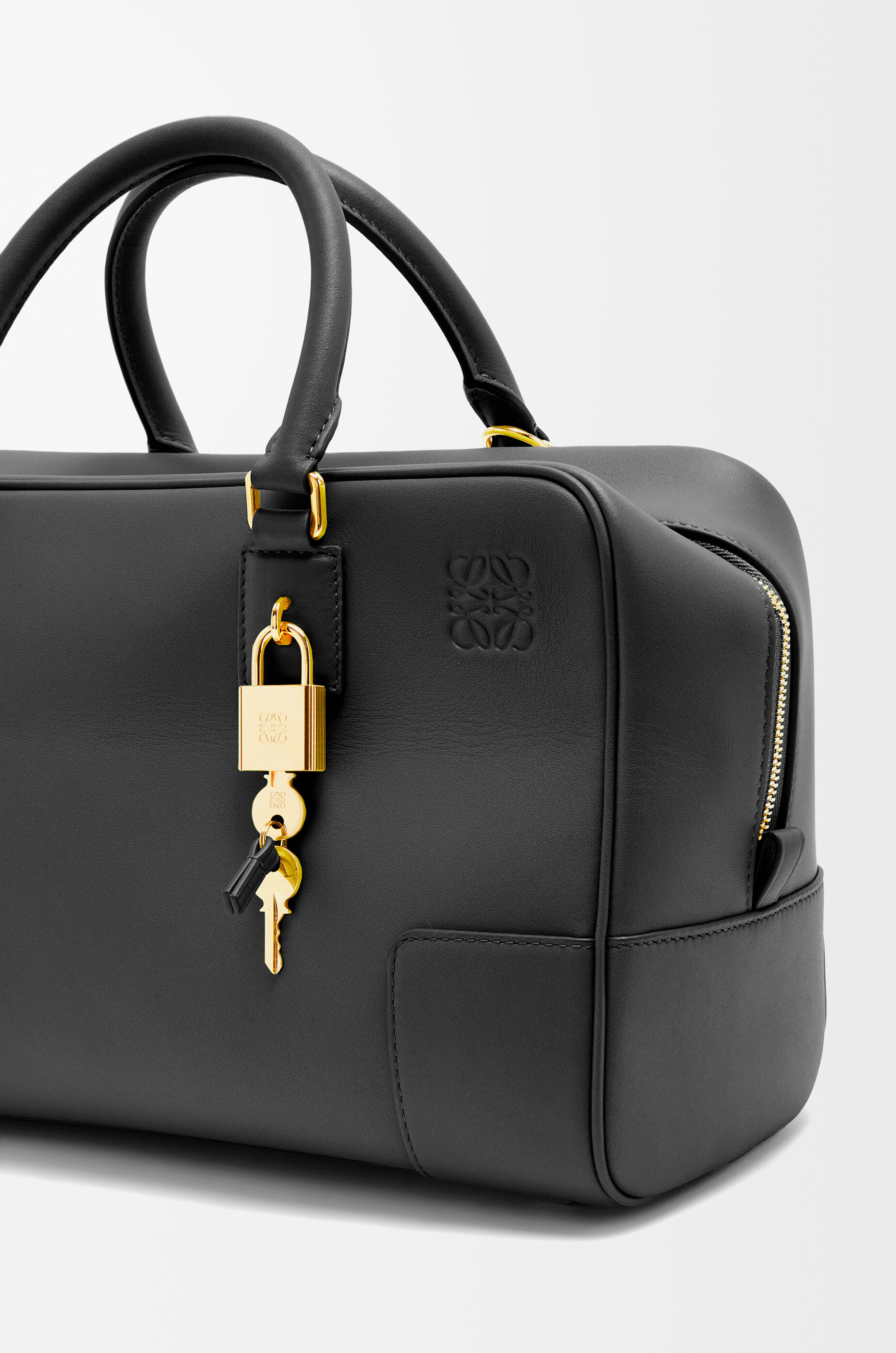 Amazona 28 bag in nappa calfskin Black - LOEWE
