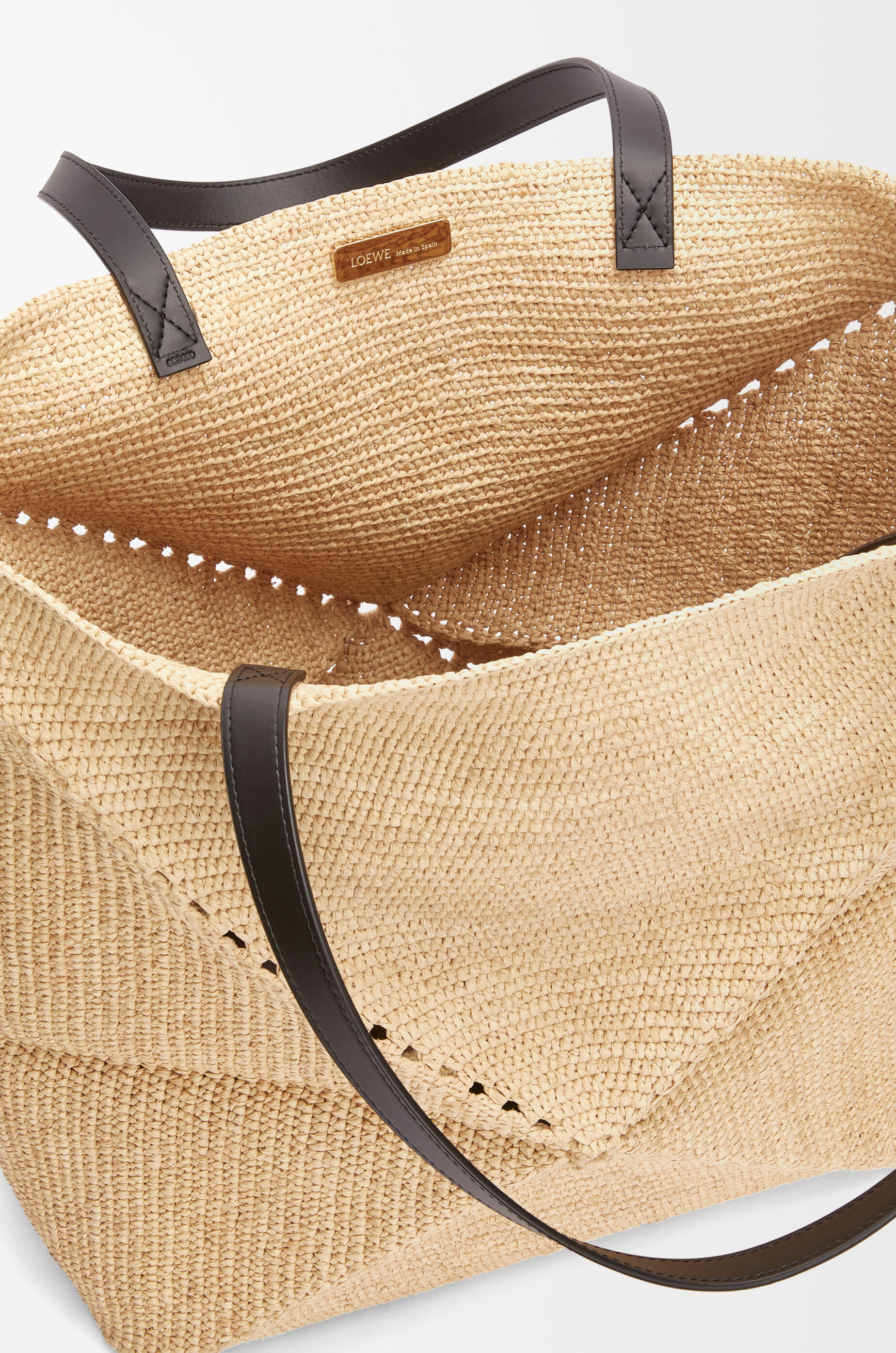 XL Puzzle Fold Tote in raffia Natural/Black - LOEWE
