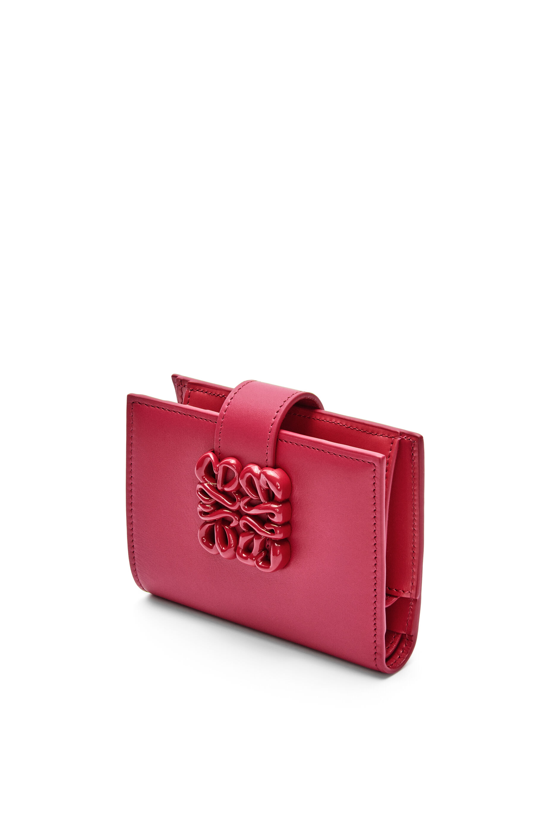 Cartera Anagram Inflated mediana en piel de ternera satinada Ruby Red ...