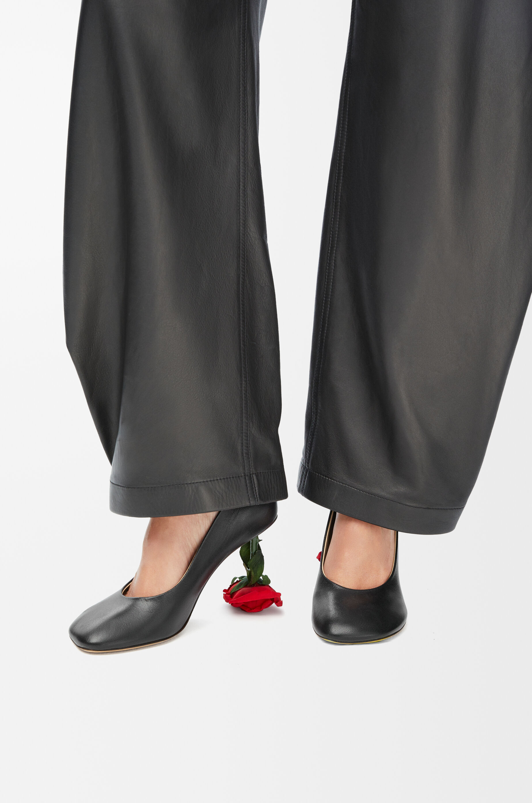 Toy Rose pump in lambskin Black - LOEWE