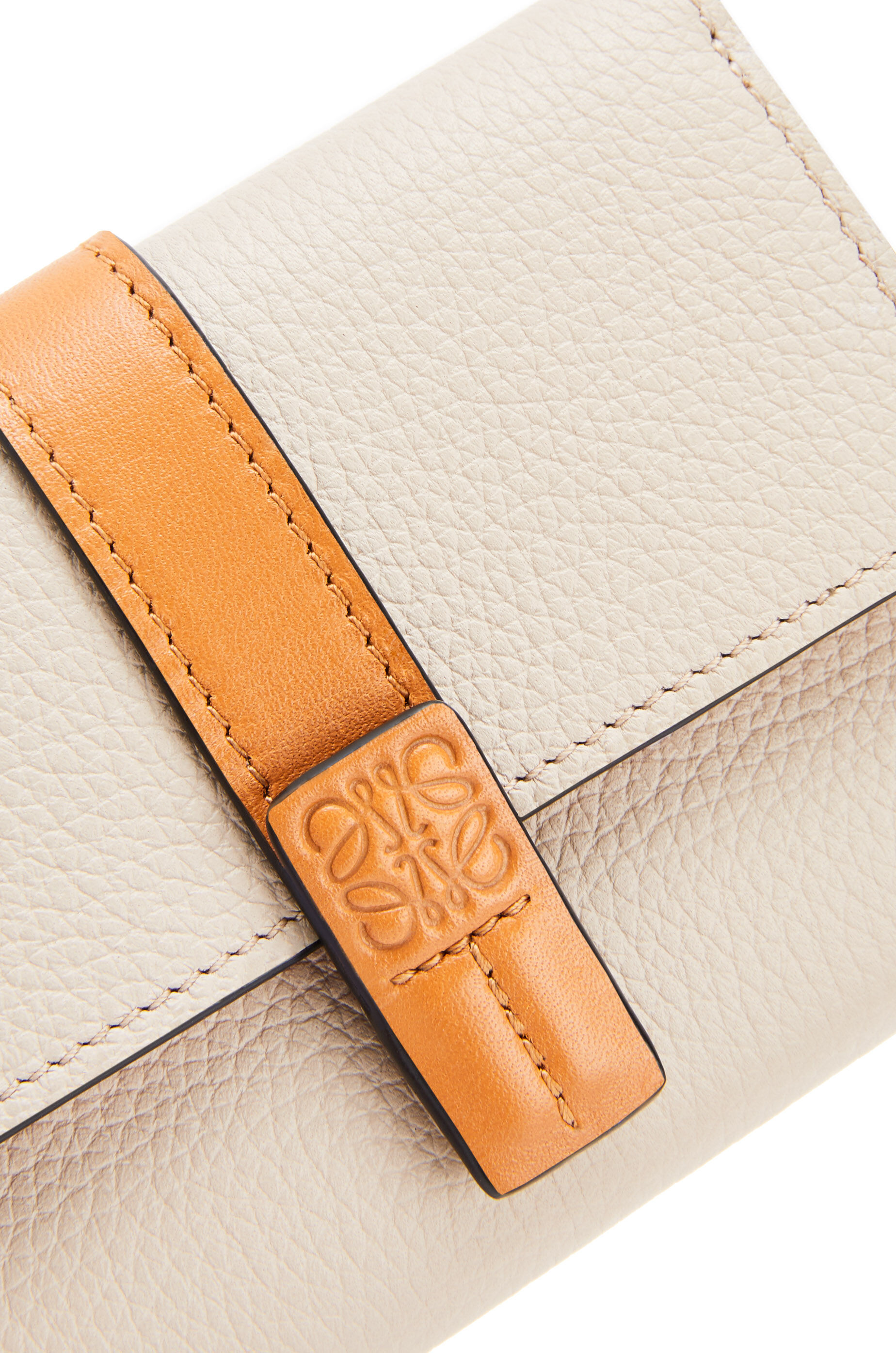 Small vertical wallet in soft grained calfskin Light Oat/Honey - LOEWE