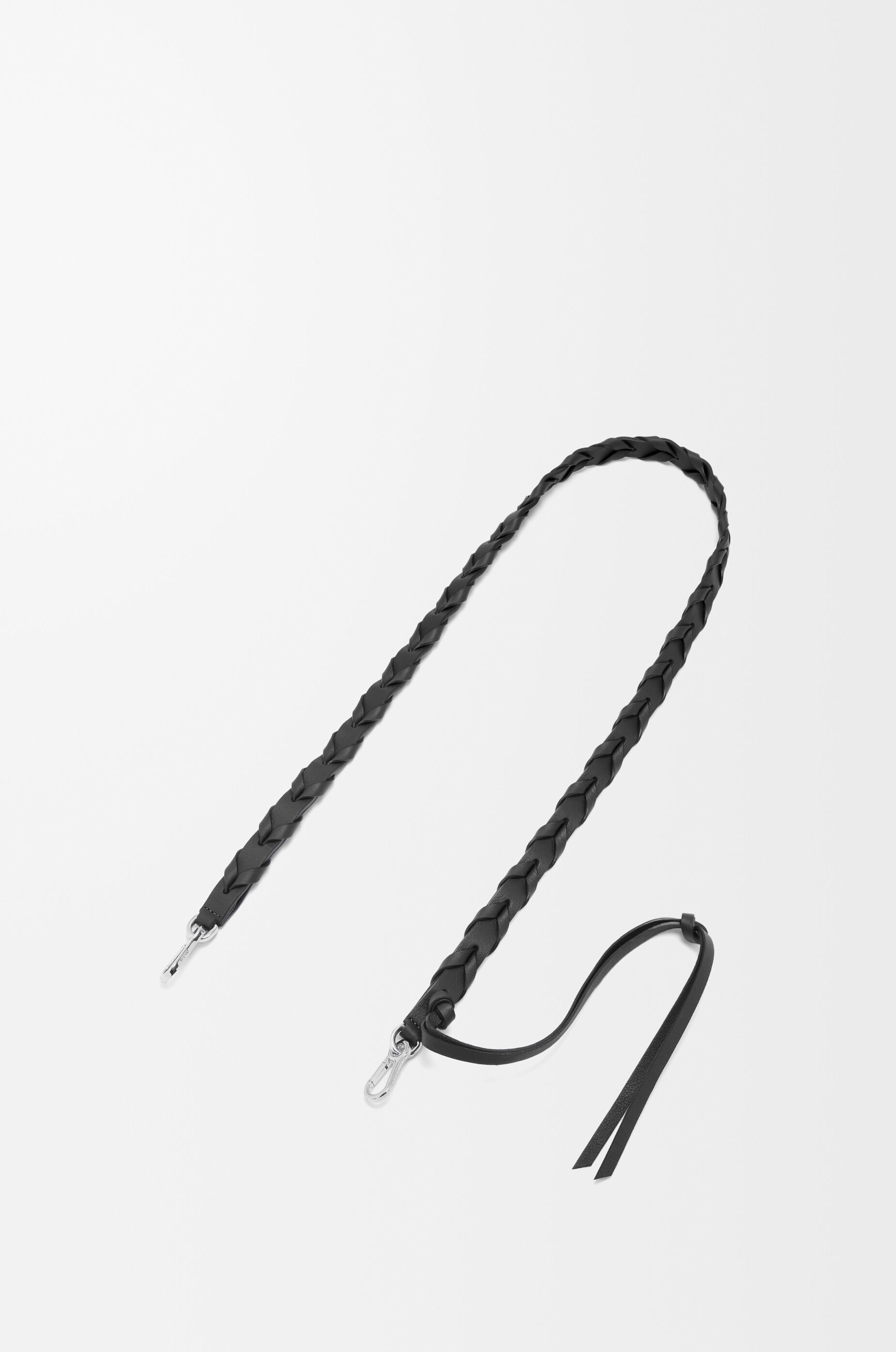 Thin braided strap in classic calfskin Black - LOEWE