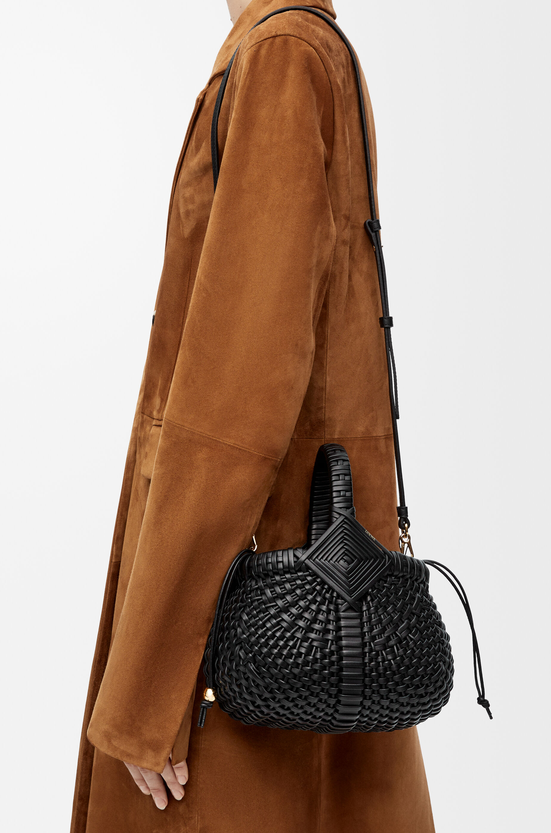 Mini Diamond Round Basket bag in calfskin Black - LOEWE