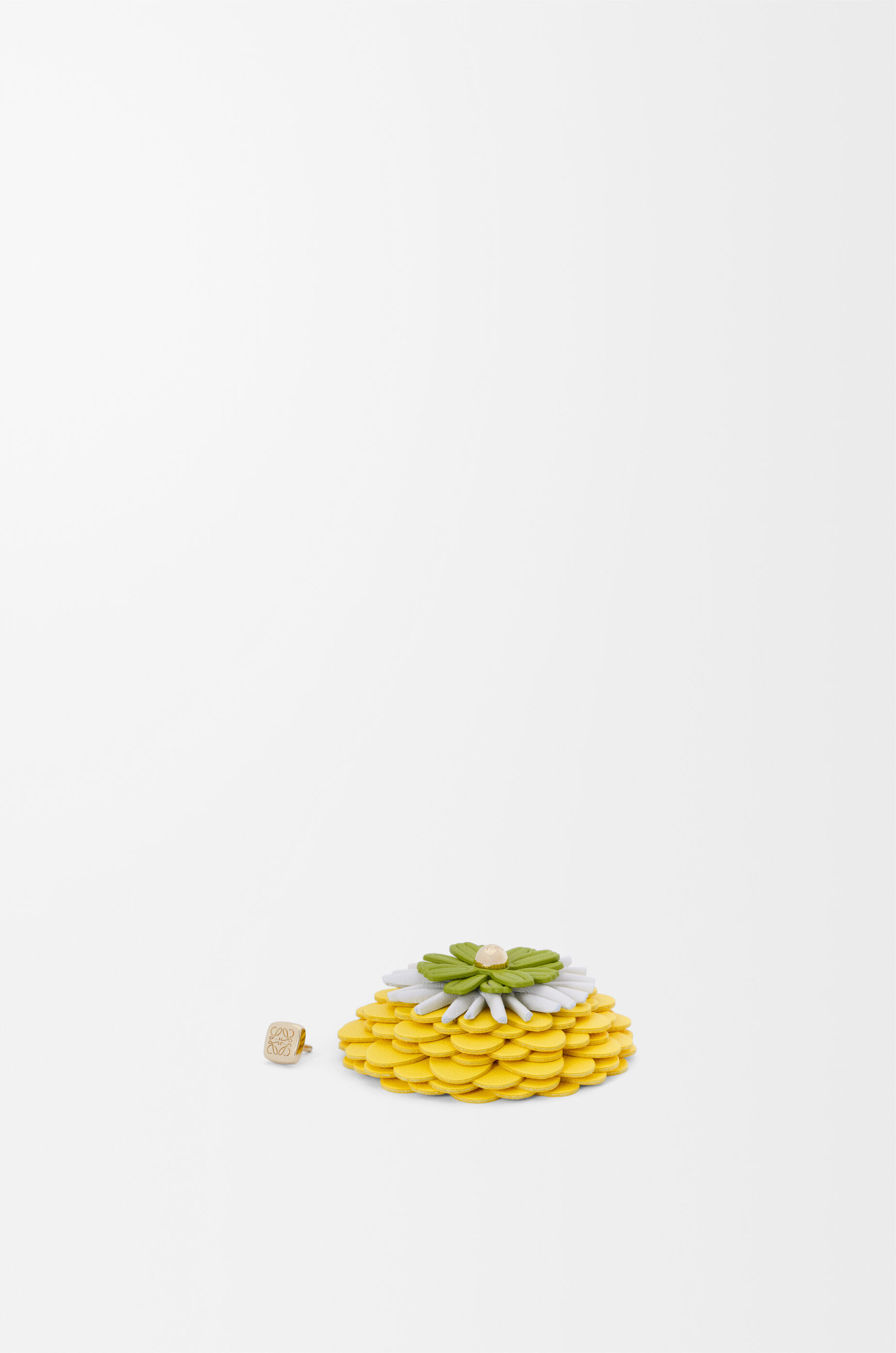 フラワー ピン(カーフ) イエロー - LOEWE フラワー ピン(カーフ) イエロー - LOEWE