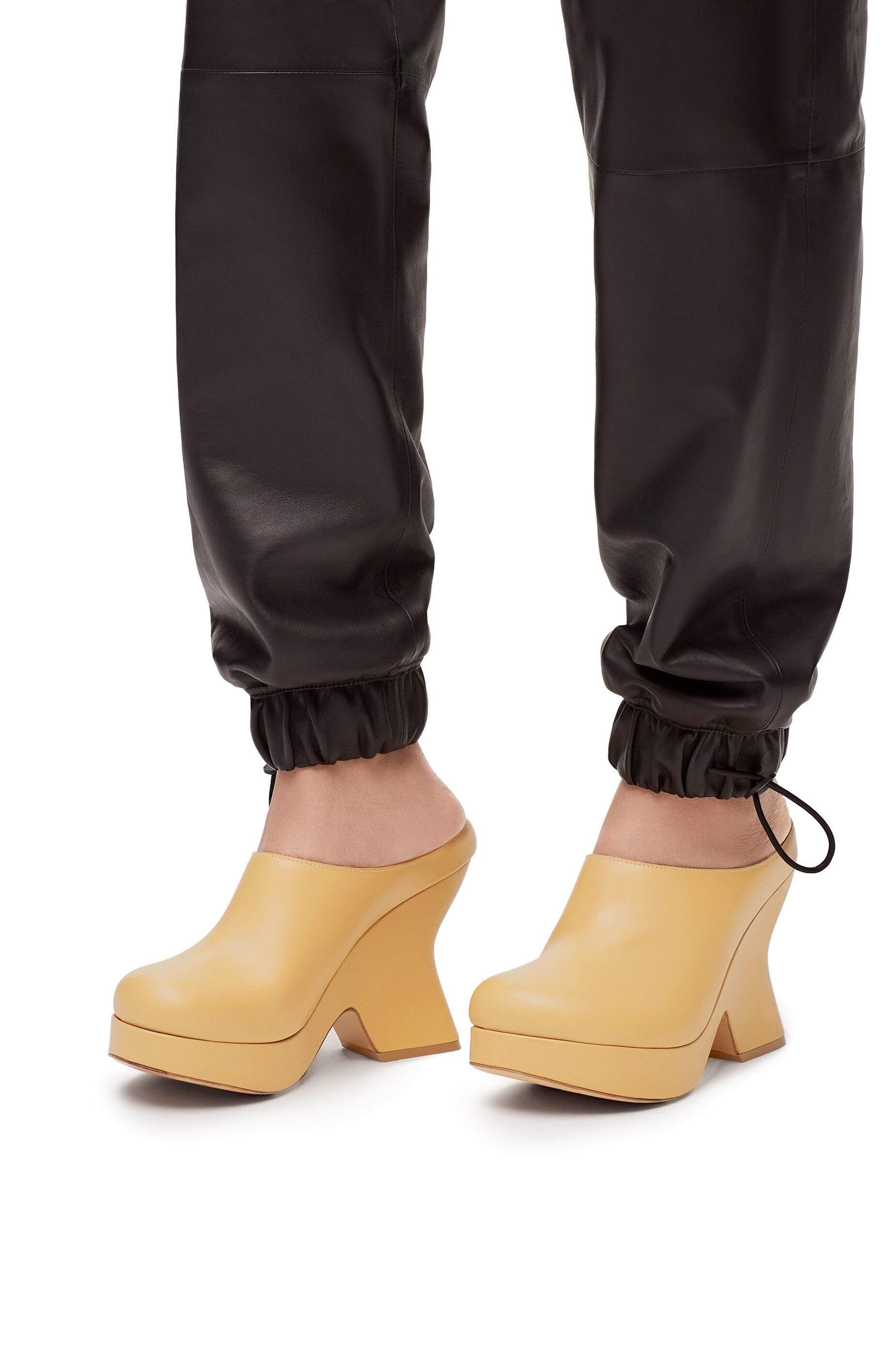 Terra wedge clog in calfskin Medium Concealer - LOEWE