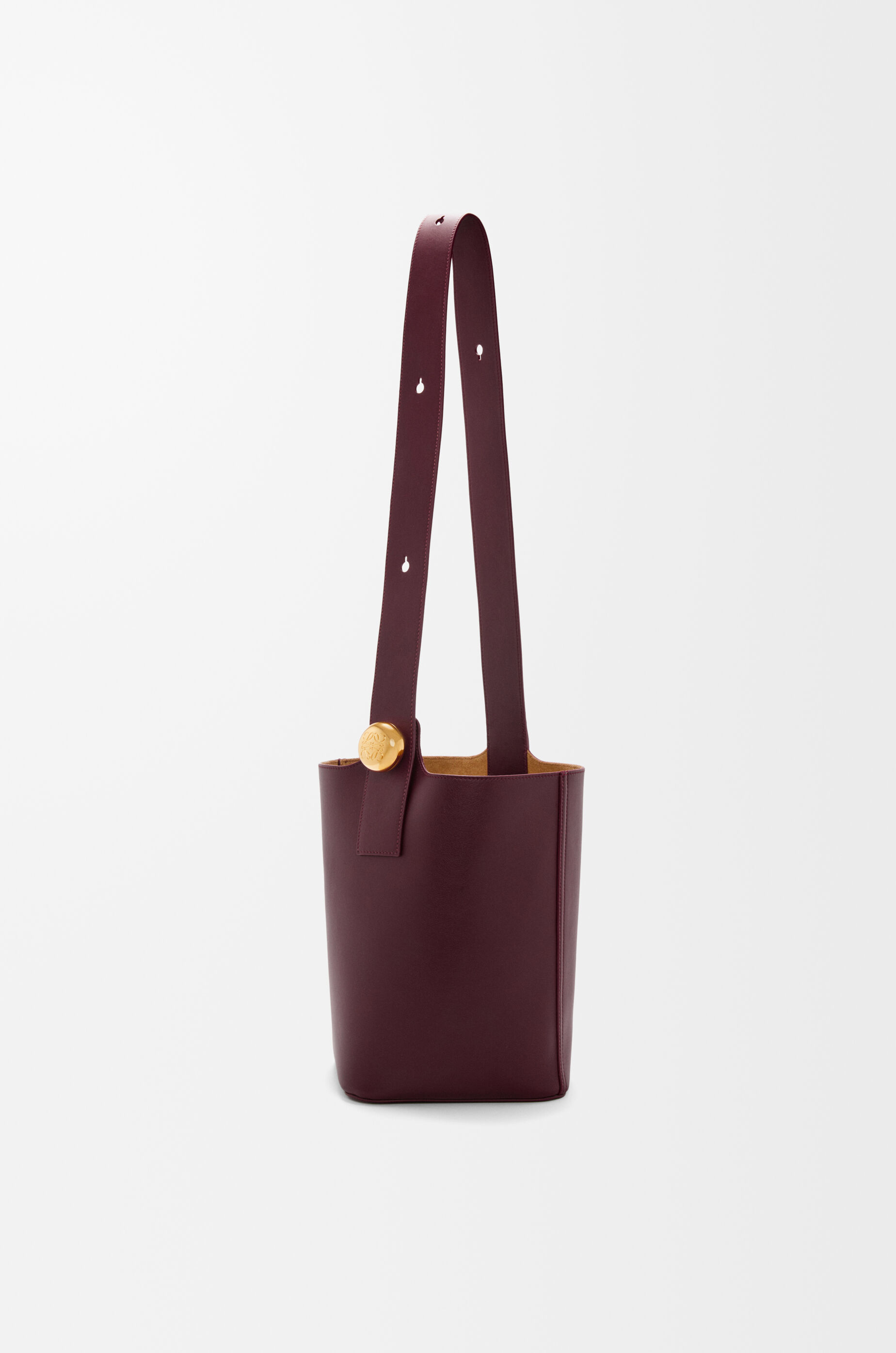Medium Pebble bucket in smooth calfskin Dark Burgundy - LOEWE