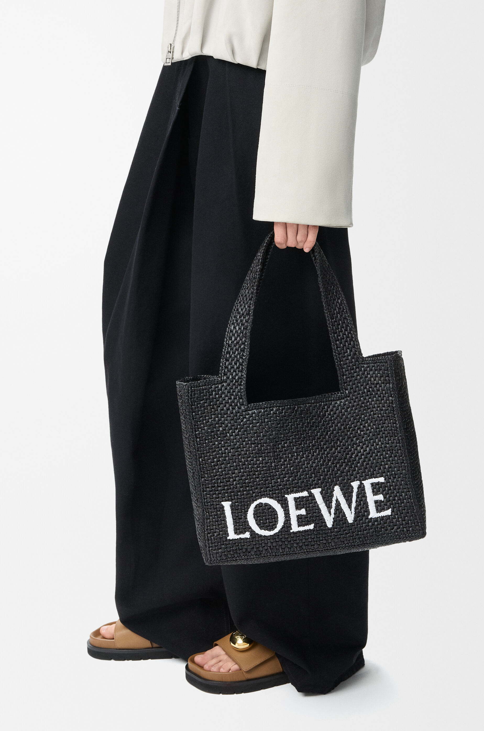 Medium LOEWE Font Tote in raffia Black - LOEWE