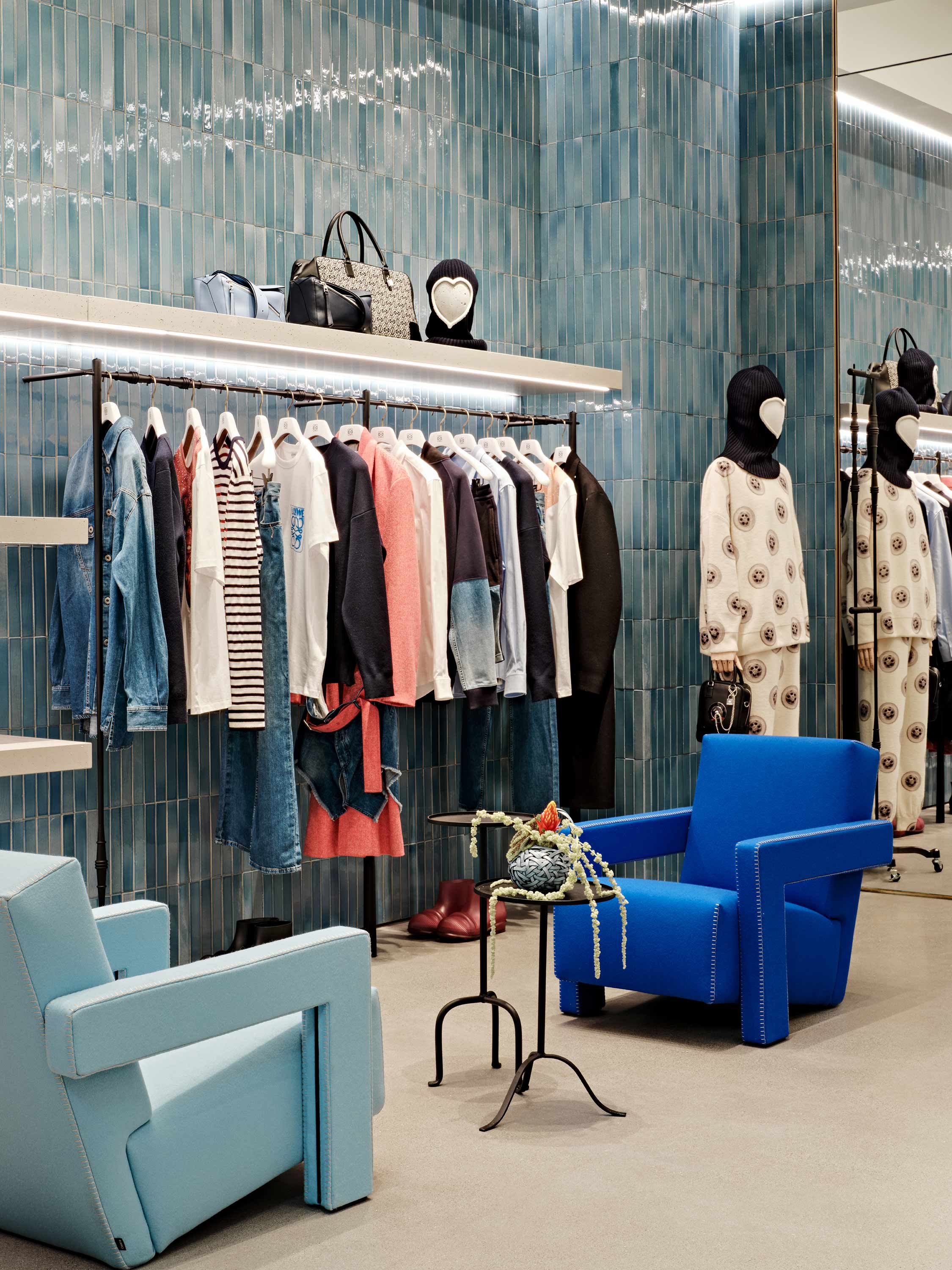 LOEWE | Reinventando la artesanía y la piel.