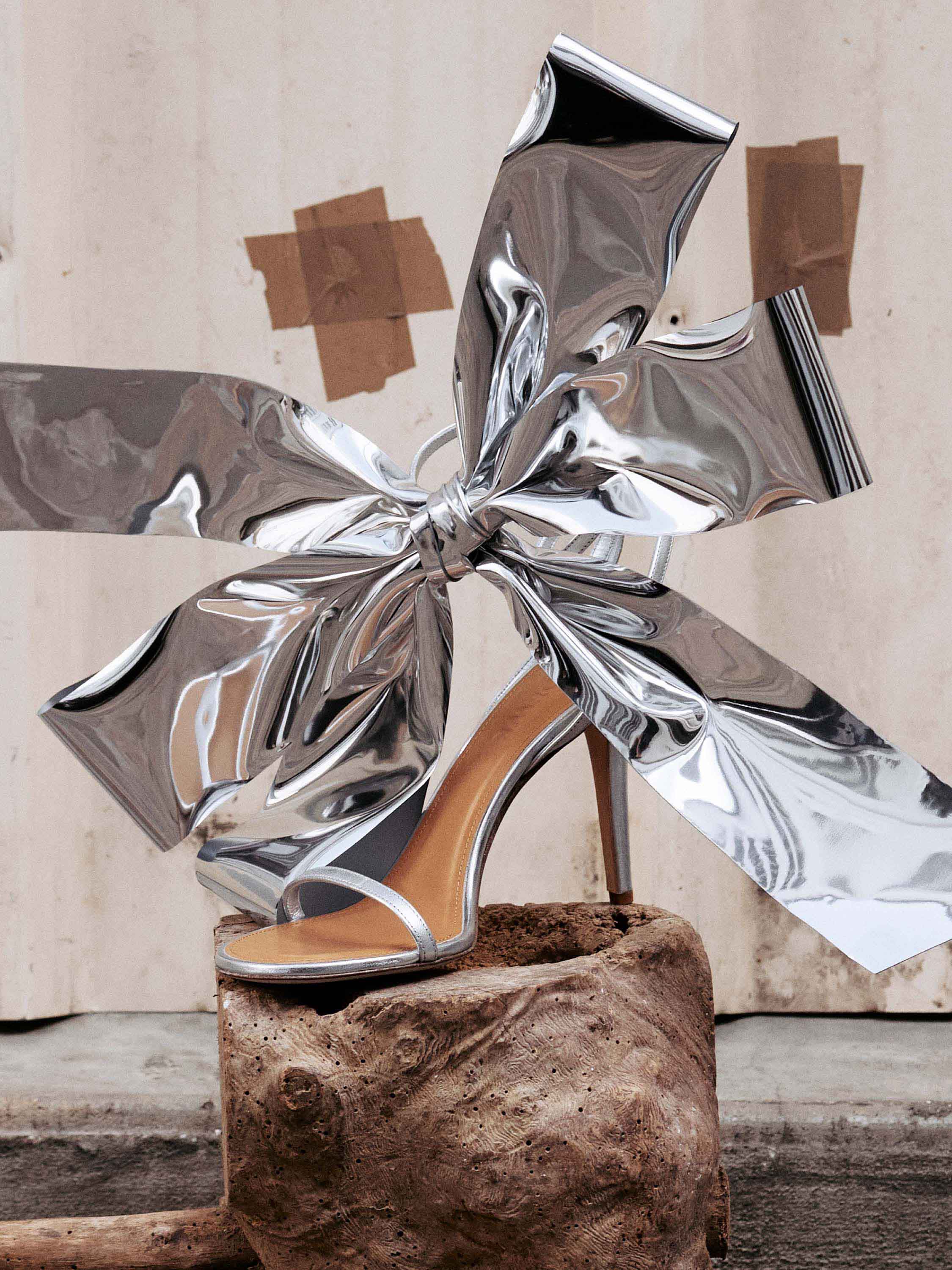 LOEWE | reinventing craft and leather