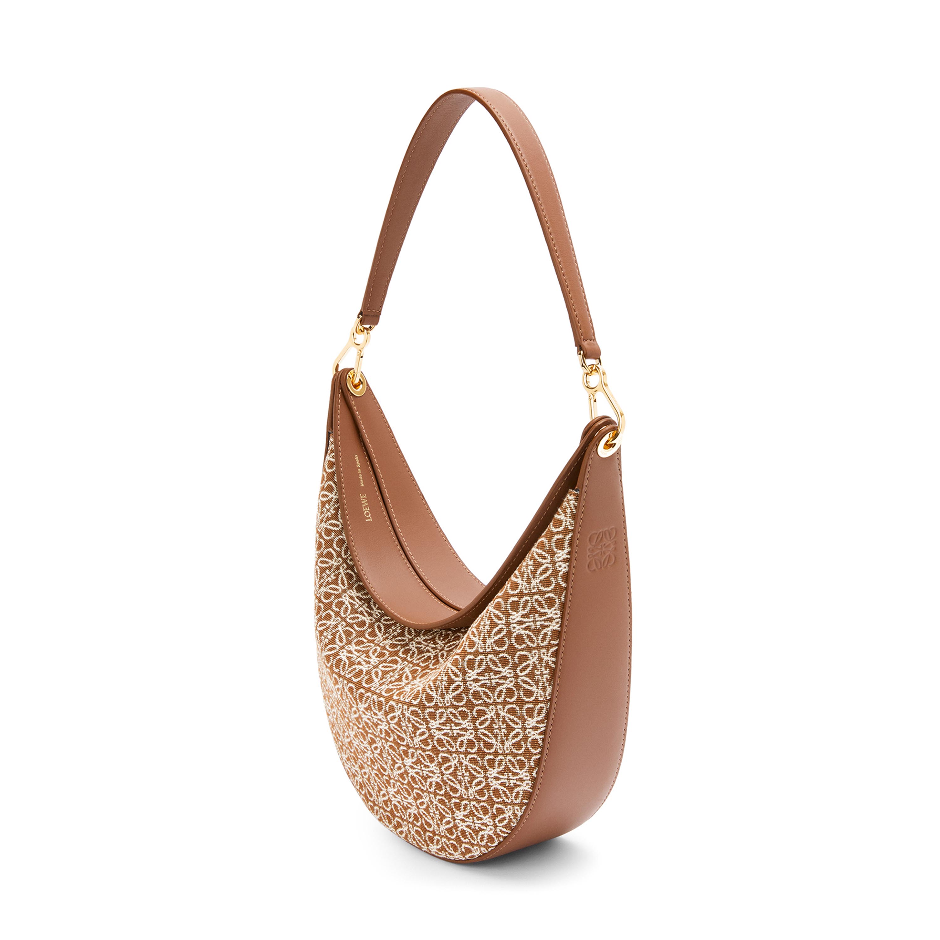 LOEWE | Reinventando la artesanía y la piel.