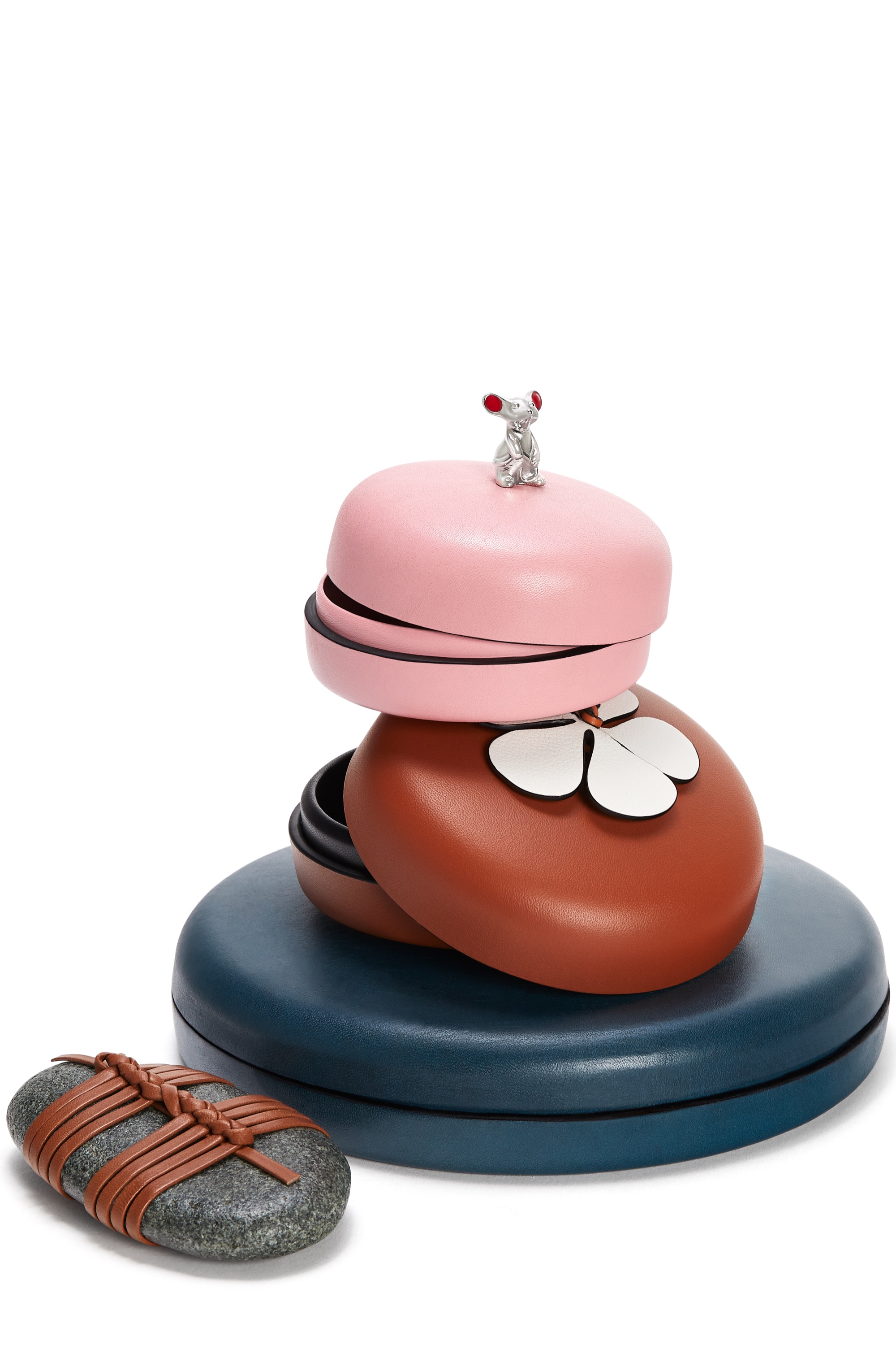 Loewe | Designer Bags, Clothing, Accessories for Women & Men