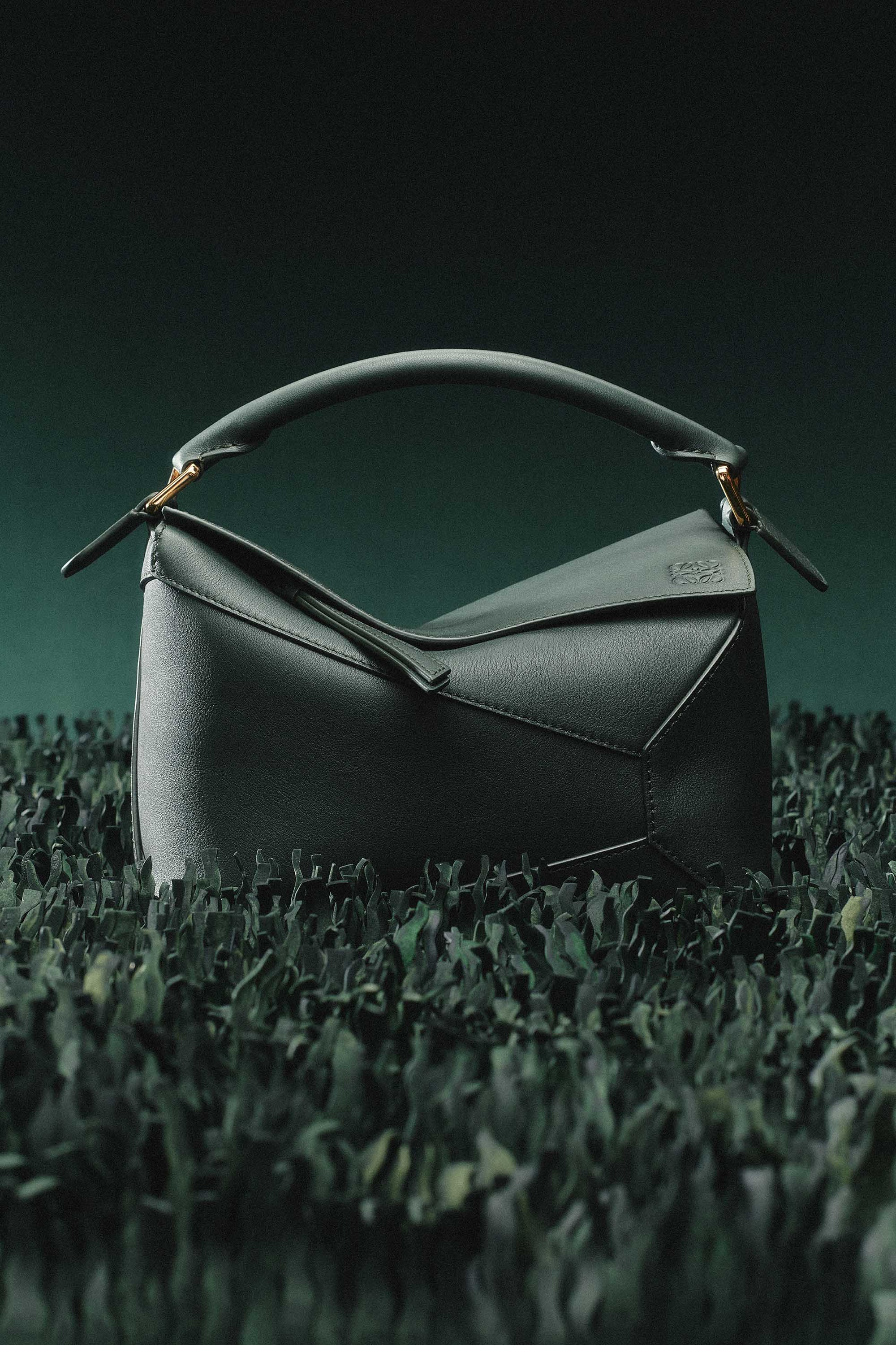 Small Puzzle bag in classic calfskin Soft White/Paper Craft - LOEWE