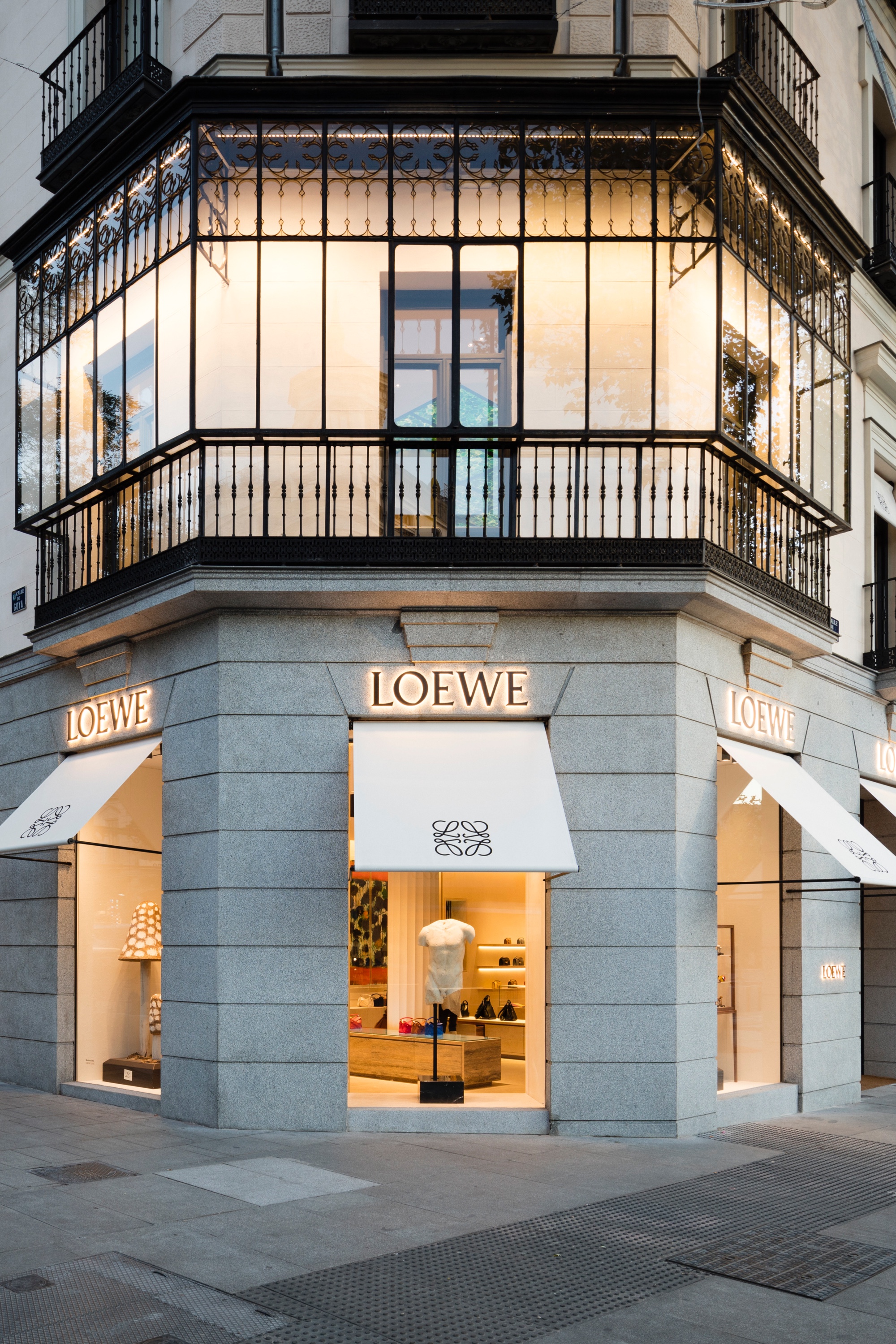 Luxury Flamenco Bags for women | See our Collection | Loewe - LOEWE