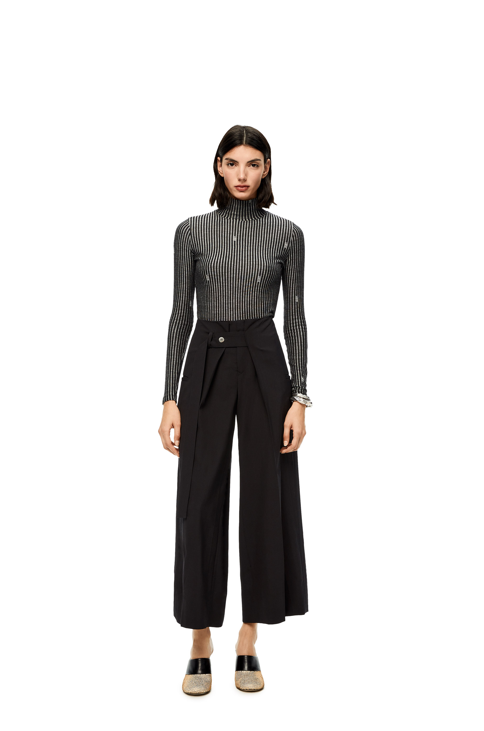 Cropped belted trousers in wool Black - LOEWE
