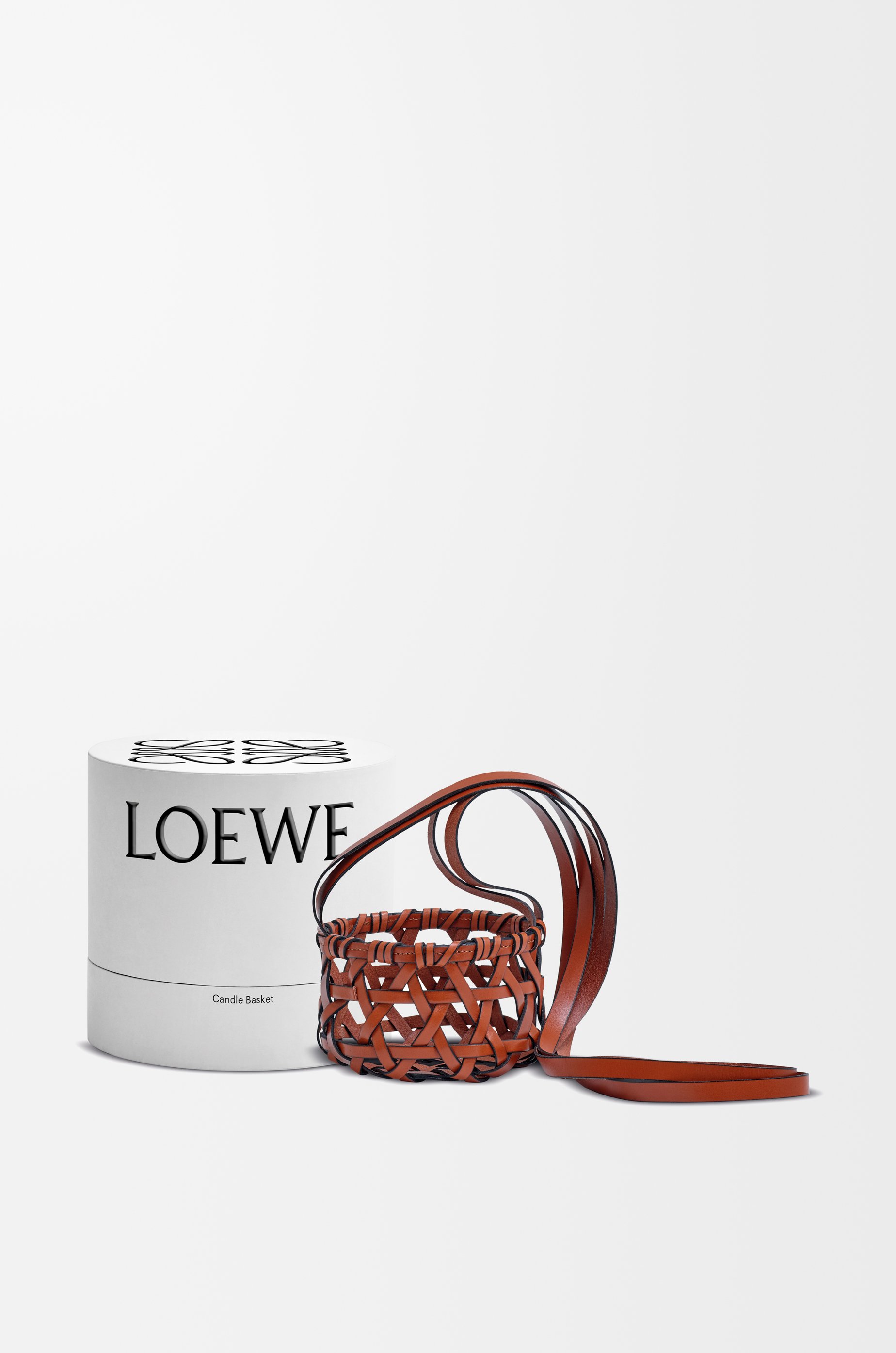 Care guides. How to take care of your LOEWE item - LOEWE